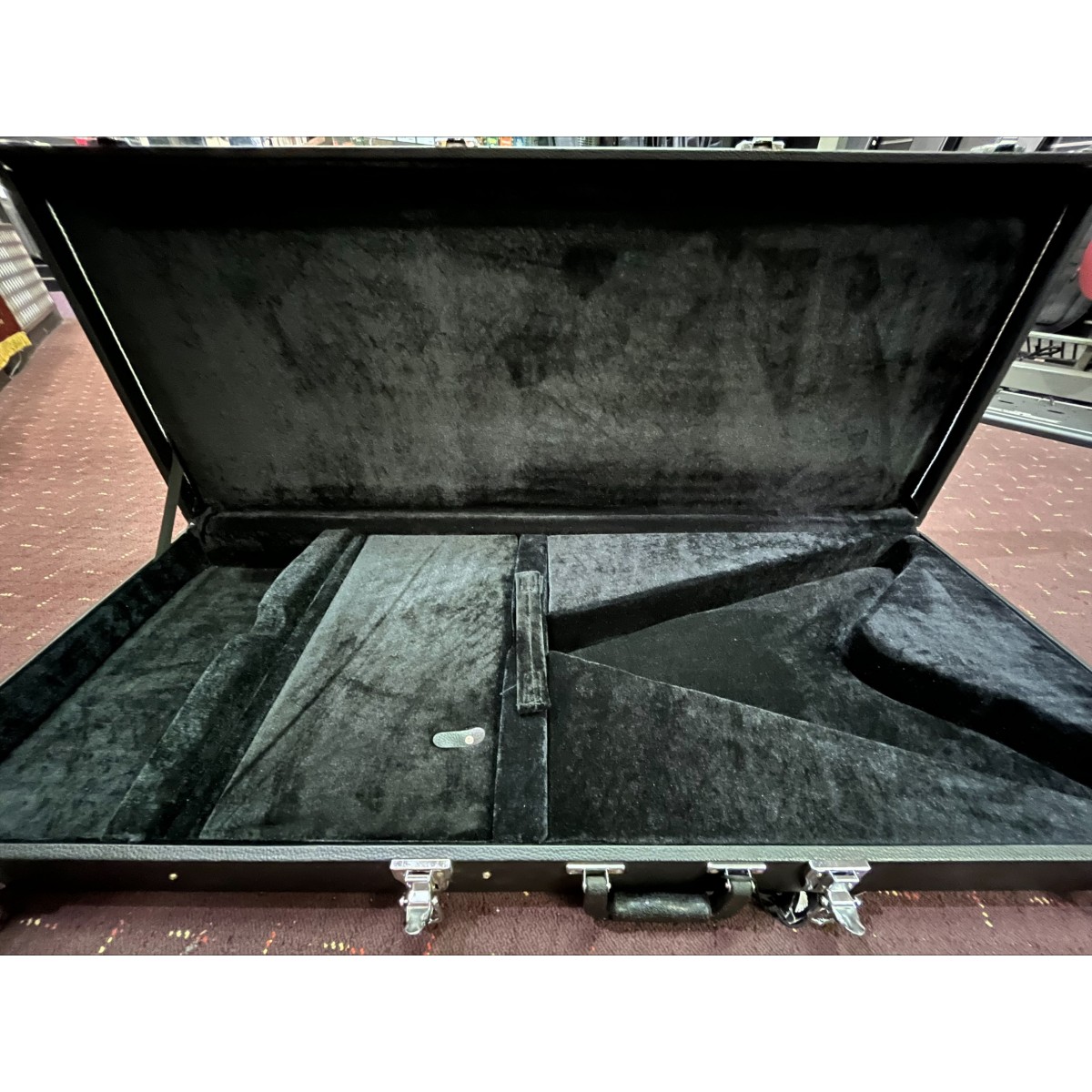 Guitar Shop | Sale On Now! | Dean Deluxe Double Braced Hard Case V